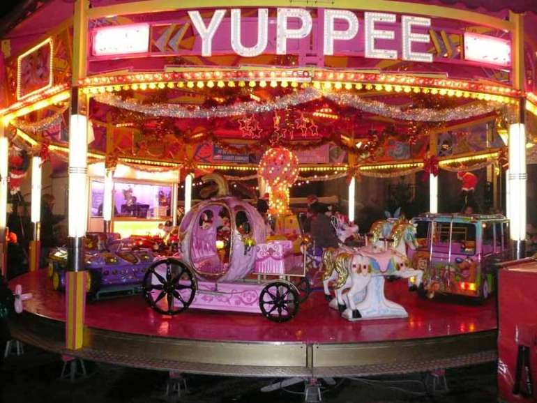 Carroussel Yuppee - J2A Location Jeux gonflables